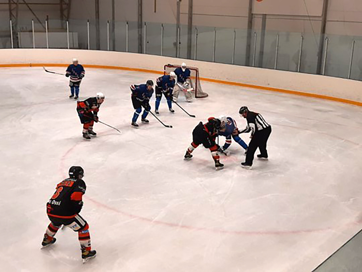 Maalirikas ottelu jäähallilla - Urjalan Sanomat