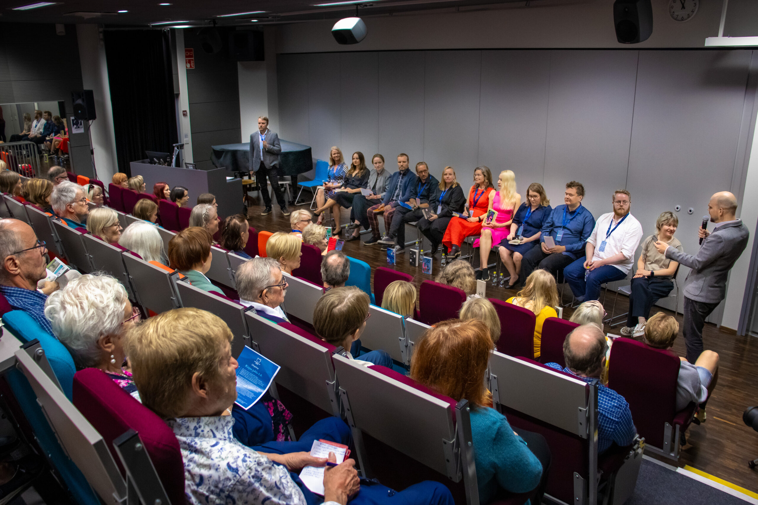 Esikoiskirjailijat verkostoituvat Pentinkulman päivillä - Urjalan Sanomat