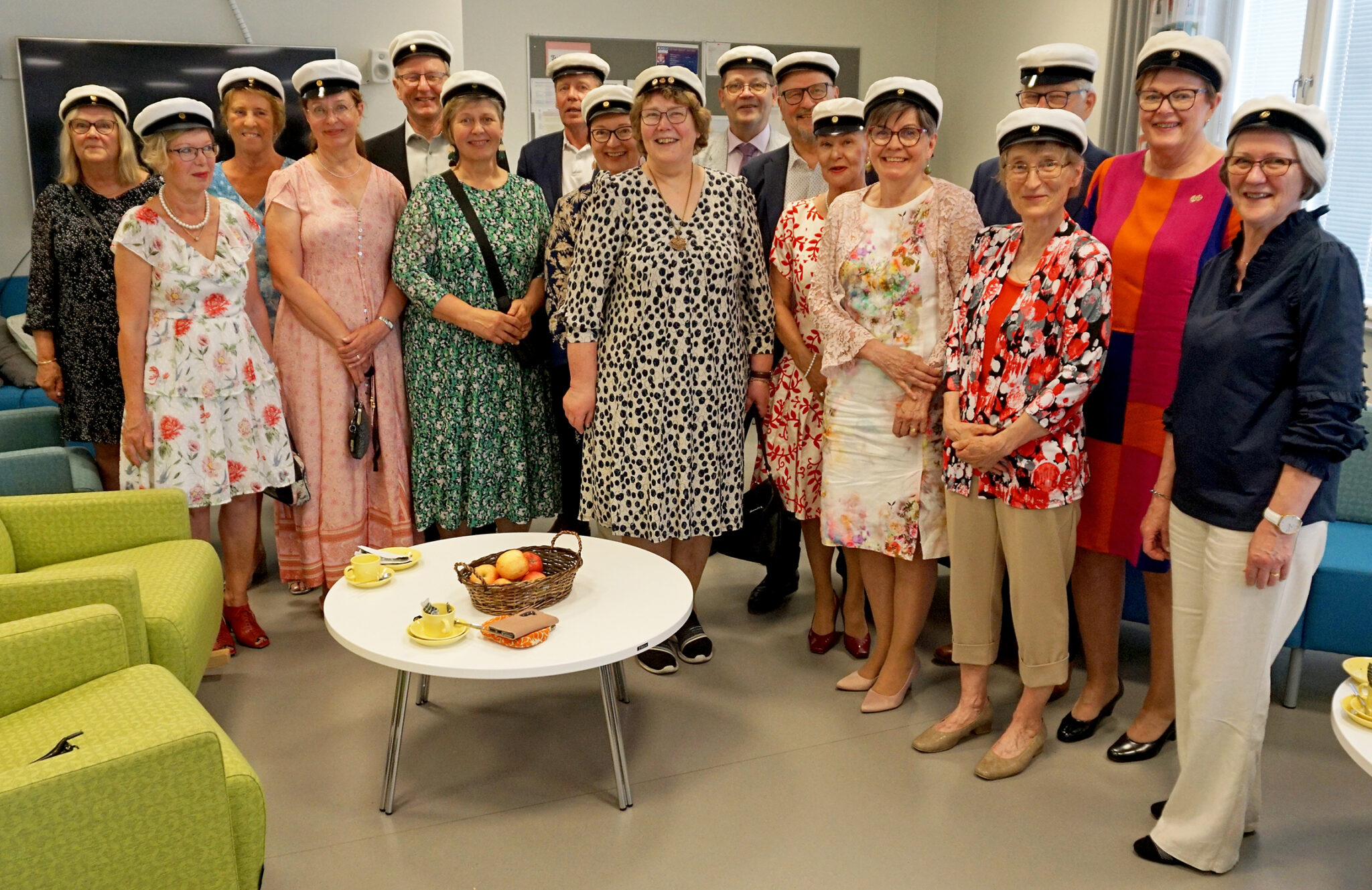 Lukijan kuva: Riemuylioppilaat vuodelta 1974 - Urjalan Sanomat